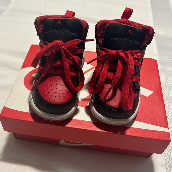 Jordan | Shoes | Euc Toddler Jordan Sneakers Red Black 5c | Poshmark